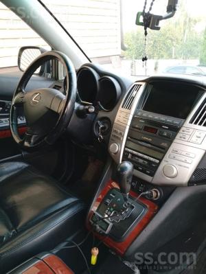 Black Lexus RX 2004 in Rezekne, with an engine capacity of 3.00 L and mileage of 339 thousand km for 3900 €, photo 3 on AUTOMOTO.COM.LV