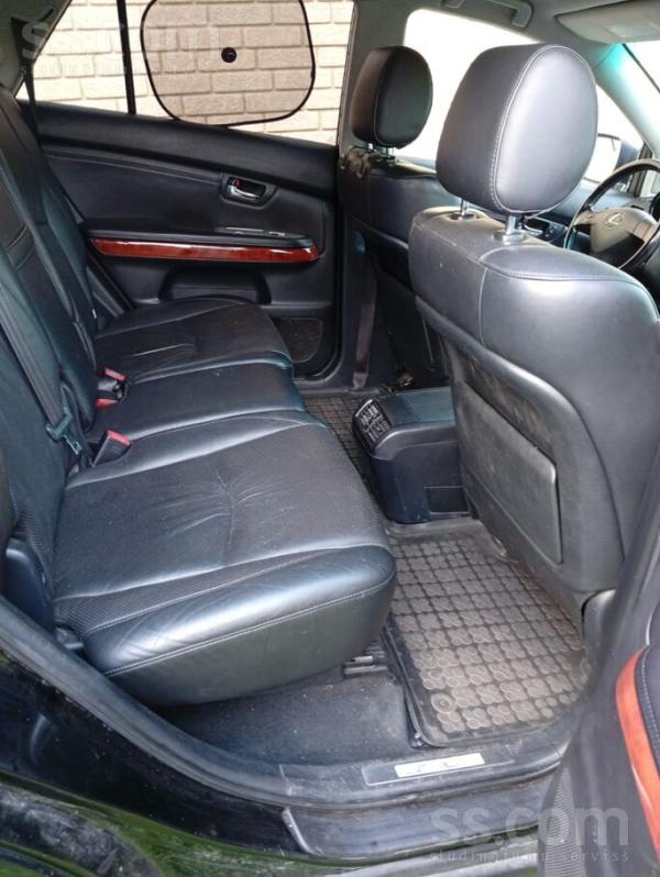 Melns Lexus RX 2004 Rēzekne, ar dzinēja tilpumu 3.00 L un nobraukumu 339 tūkst. km par 3900 €, foto 8 vietnē AUTOMOTO.COM.LV