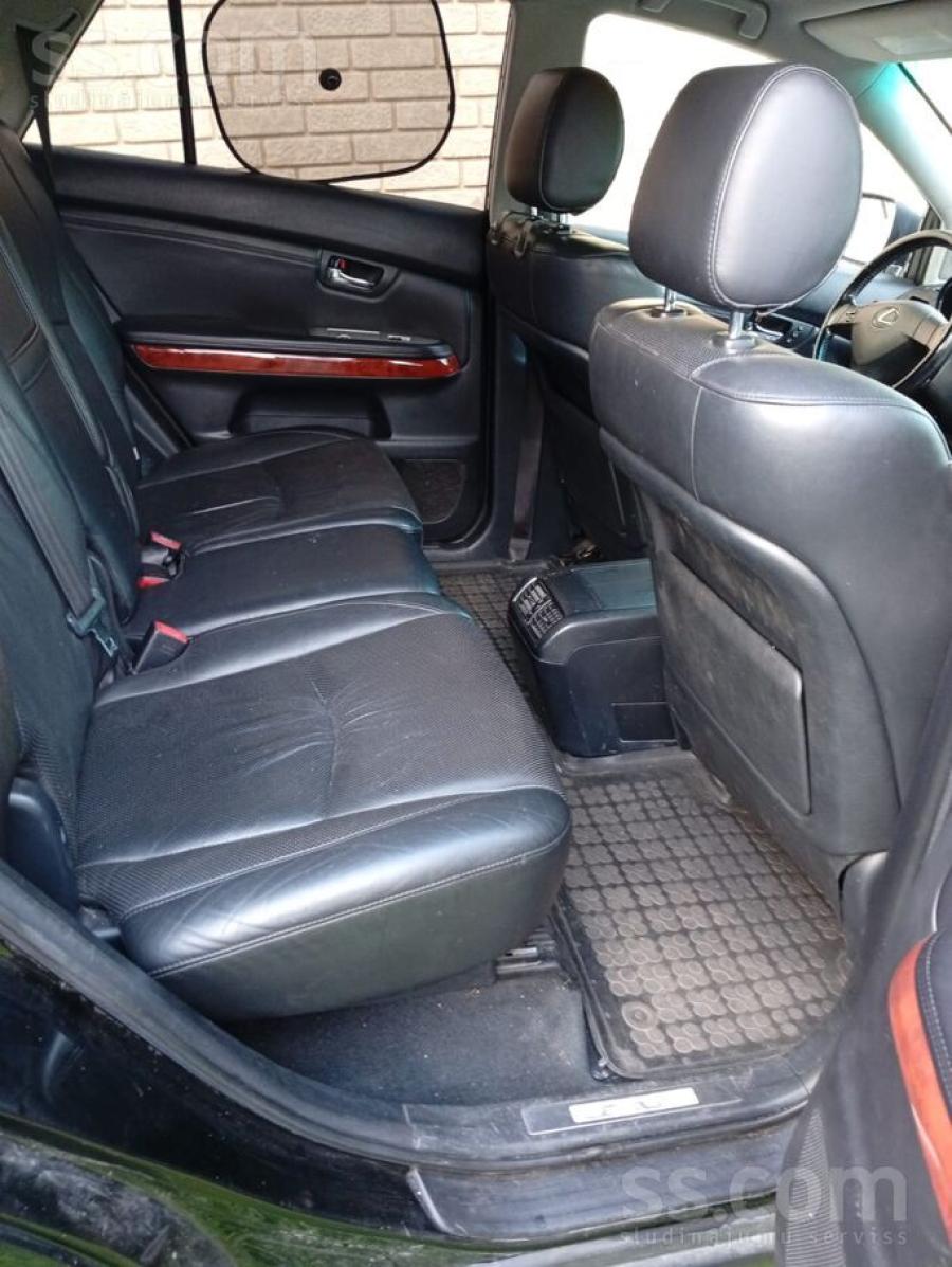 Black Lexus RX 2004 in Rezekne, with an engine capacity of 3.00 L and mileage of 339 thousand km for 3900 €, photo 8 on AUTOMOTO.COM.LV