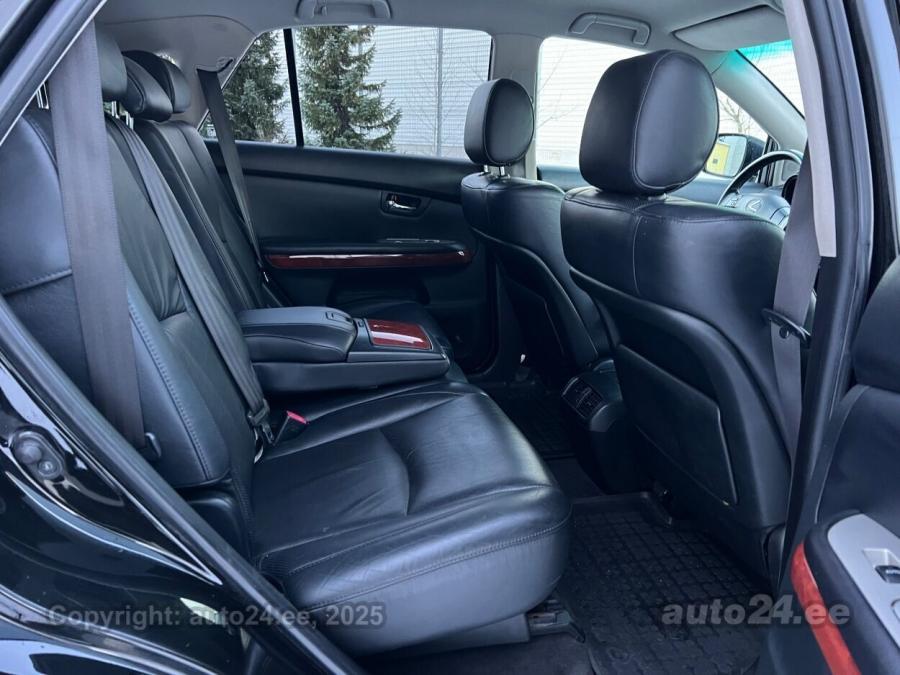 Melns Lexus RX 2007 Pērnava, ar dzinēja tilpumu 3.50 L un nobraukumu 202 tūkst. km par 4990 €, foto 11 vietnē AUTOMOTO.COM.LV
