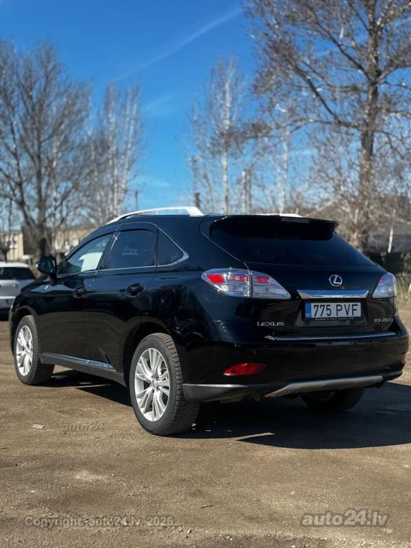 Melns Lexus RX 2010 Tallina, ar dzinēja tilpumu 3.50 L un nobraukumu 260 tūkst. km par 11999 €, foto 3 vietnē AUTOMOTO.COM.LV