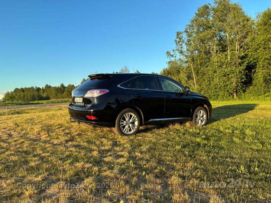 Black Lexus RX 2010 in Tallinn, with an engine capacity of 3.50 L and mileage of 293 thousand km for 9000 €, photo 7 on AUTOMOTO.COM.LV