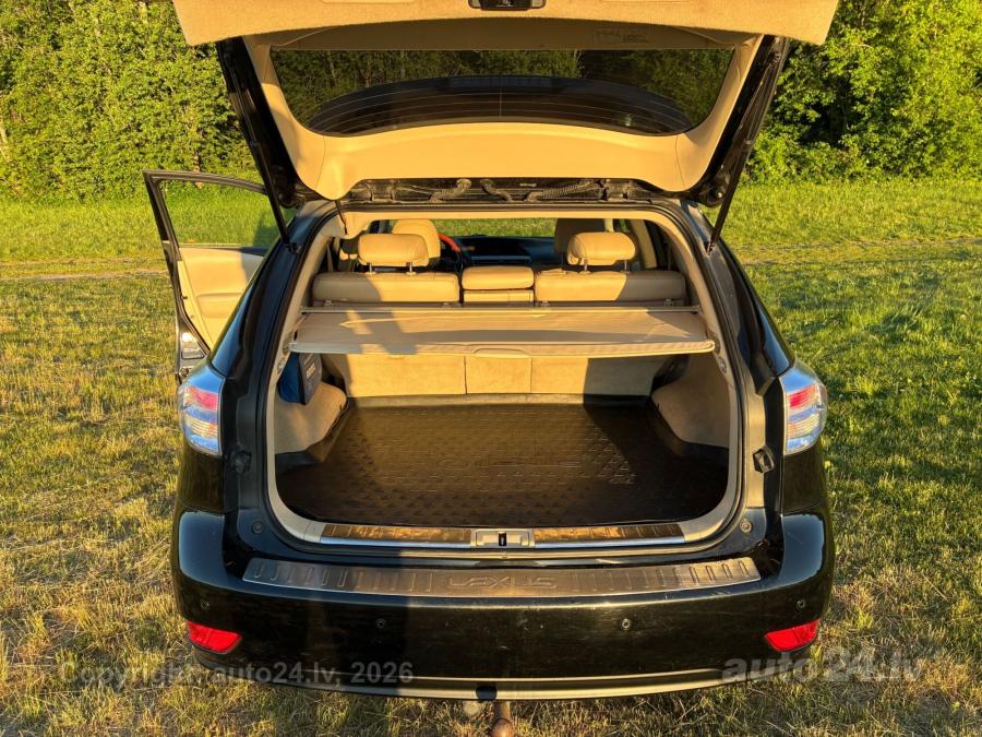 Black Lexus RX 2010 in Tallinn, with an engine capacity of 3.50 L and mileage of 293 thousand km for 9000 €, photo 15 on AUTOMOTO.COM.LV