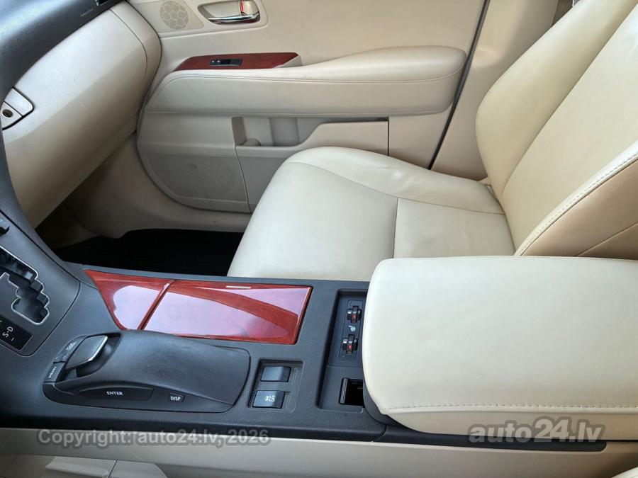 Black Lexus RX 2010 in Tallinn, with an engine capacity of 3.50 L and mileage of 293 thousand km for 9000 €, photo 20 on AUTOMOTO.COM.LV
