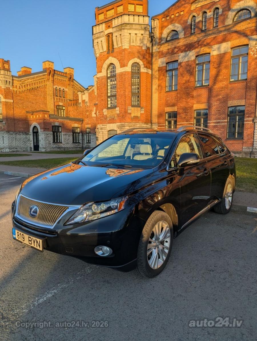 Black Lexus RX 2011 in Tallinn, with an engine capacity of 3.50 L and mileage of 228 thousand km for 11999 €, photo 6 on AUTOMOTO.COM.LV