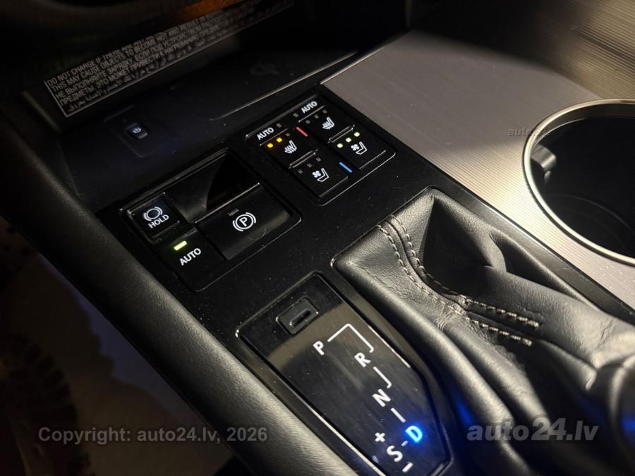 Black Lexus RX 2017 in Tallinn, with an engine capacity of 3.50 L and mileage of 140 thousand km for 31990 €, photo 15 on AUTOMOTO.COM.LV