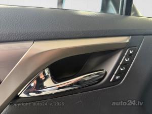 Black Lexus RX 2017 in Tallinn, with an engine capacity of 3.50 L and mileage of 140 thousand km for 31990 €, photo 16 on AUTOMOTO.COM.LV