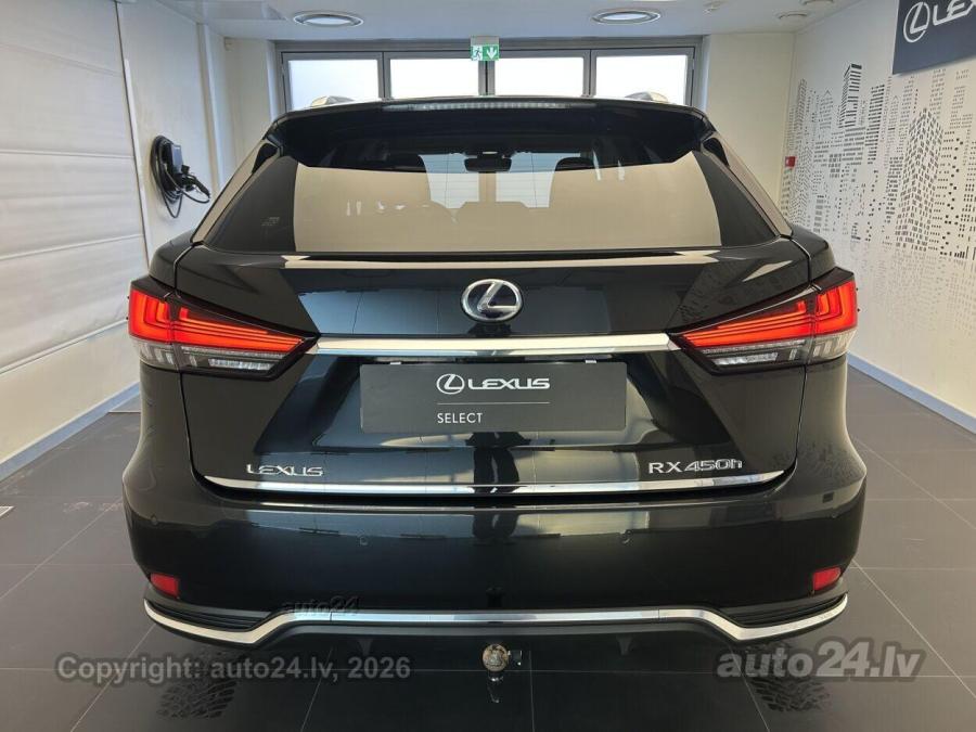 Melns Lexus RX 2020 Tallina, ar dzinēja tilpumu 3.50 L un nobraukumu 130 tūkst. km par 41990 €, foto 3 vietnē AUTOMOTO.COM.LV