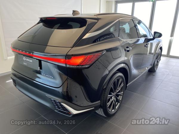 Black Lexus RX 2023 in Tallinn, with an engine capacity of 2.50 L and mileage of 36 thousand km for 67900 €, photo 6 on AUTOMOTO.COM.LV