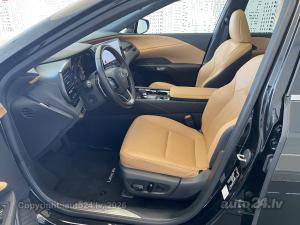Black Lexus RX 2023 in Tallinn, with an engine capacity of 2.50 L and mileage of 36 thousand km for 67900 €, photo 10 on AUTOMOTO.COM.LV