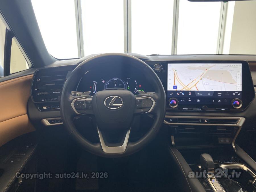 Black Lexus RX 2023 in Tallinn, with an engine capacity of 2.50 L and mileage of 36 thousand km for 67900 €, photo 12 on AUTOMOTO.COM.LV