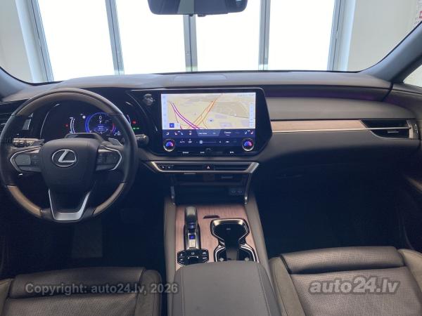 Melns Lexus RX 2023 Tallina, ar dzinēja tilpumu 2.50 L un nobraukumu 45 tūkst. km par 72000 €, foto 10 vietnē AUTOMOTO.COM.LV
