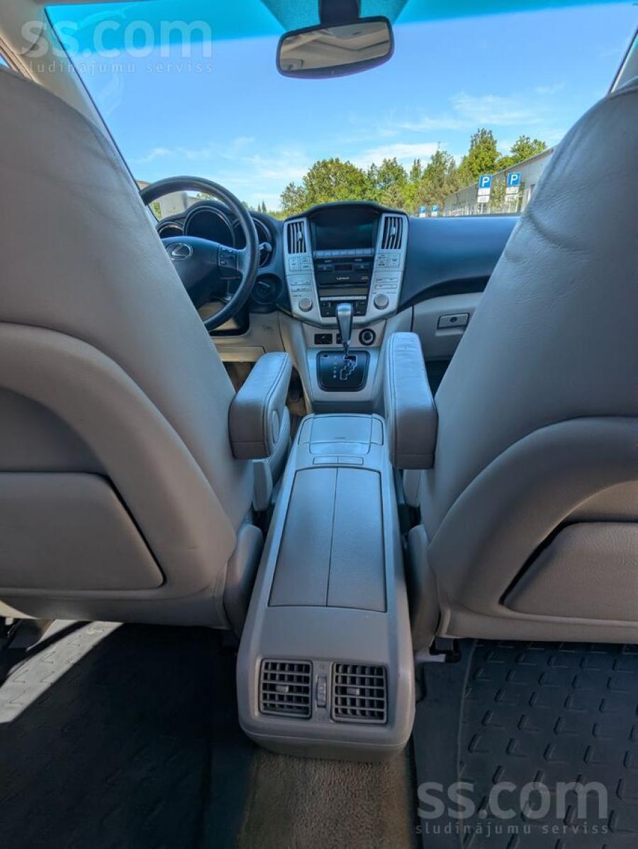 Blue Lexus RX 2005 in Riga, with an engine capacity of 3.30 L and mileage of 334 thousand km for 4450 €, photo 12 on AUTOMOTO.COM.LV