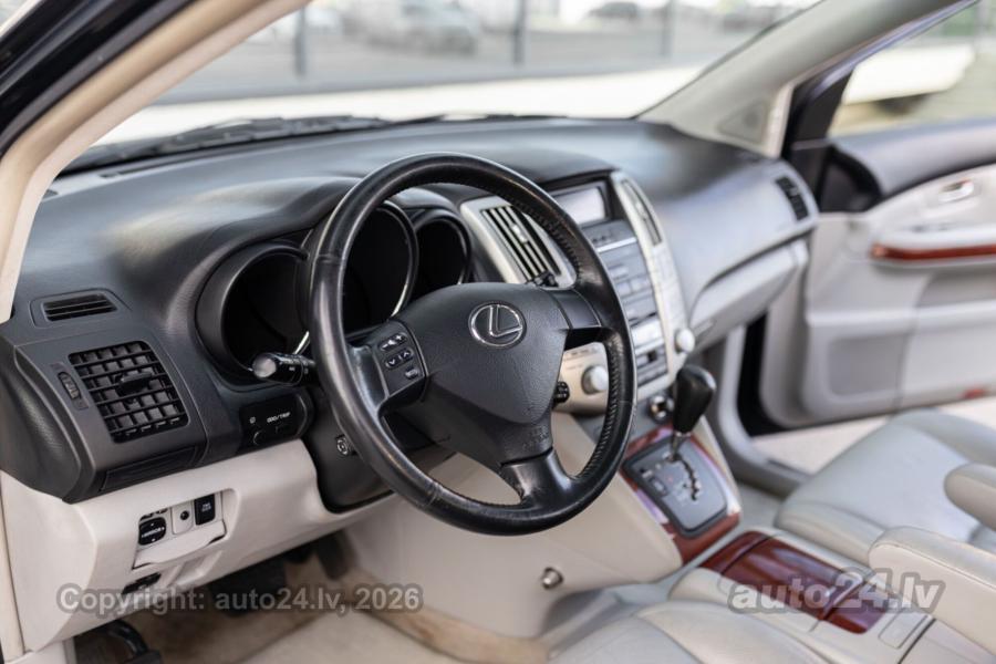 Blue Lexus RX 2005 in Tallinn, with an engine capacity of 3.00 L and mileage of 210 thousand km for 3499 €, photo 9 on AUTOMOTO.COM.LV