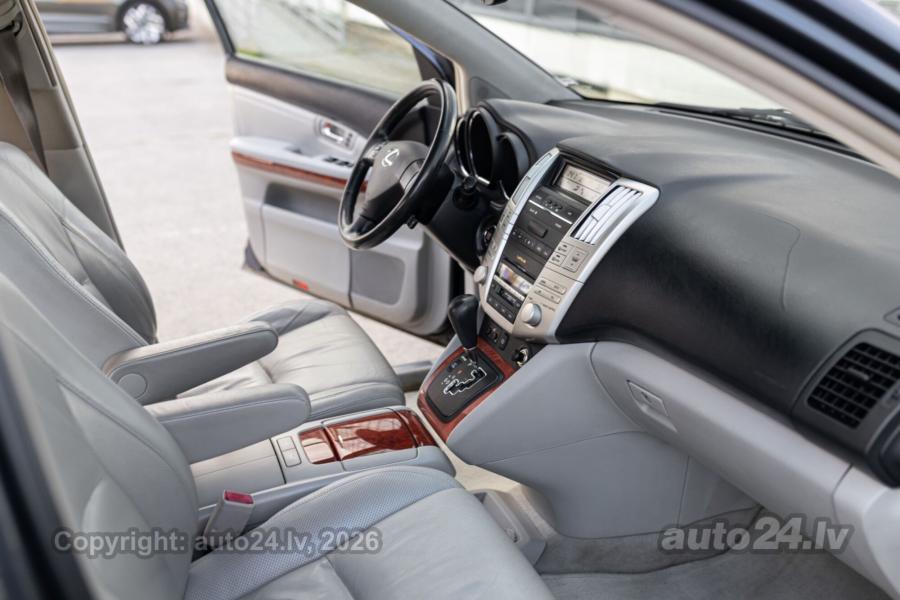 Blue Lexus RX 2005 in Tallinn, with an engine capacity of 3.00 L and mileage of 210 thousand km for 3499 €, photo 11 on AUTOMOTO.COM.LV