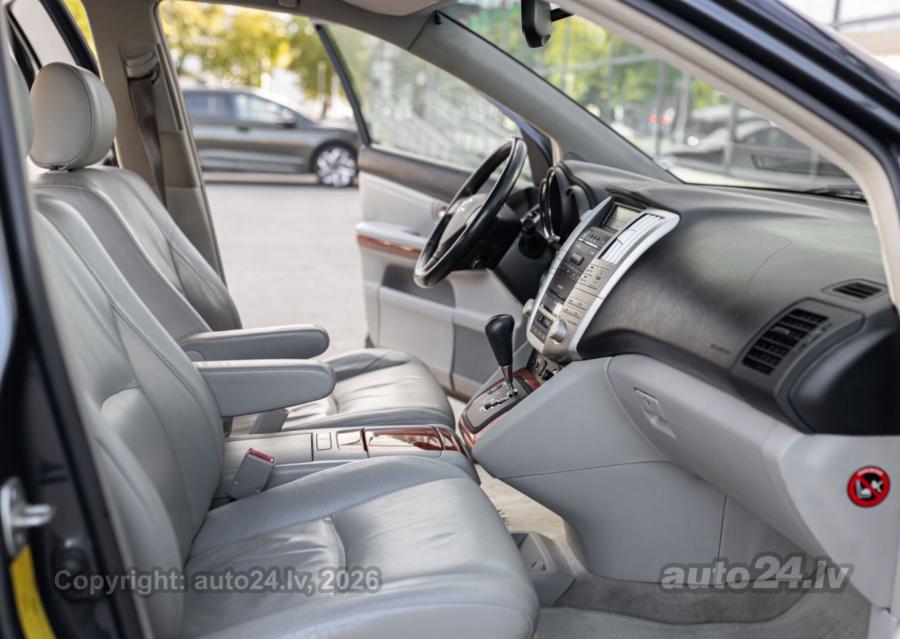 Blue Lexus RX 2005 in Tallinn, with an engine capacity of 3.00 L and mileage of 210 thousand km for 3499 €, photo 12 on AUTOMOTO.COM.LV