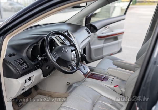 Blue Lexus RX 2005 in Tallinn, with an engine capacity of 3.00 L and mileage of 210 thousand km for 3499 €, photo 10 on AUTOMOTO.COM.LV