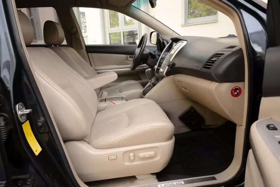 Zils Lexus RX 2006 Jelgava, ar dzinēja tilpumu 3.30 L un nobraukumu 267 tūkst. km par 6900 €, foto 17 vietnē AUTOMOTO.COM.LV