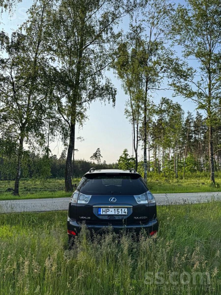 Blue Lexus RX 2007 in Riga, with an engine capacity of 3.30 L and mileage of 269 thousand km for 6740 €, photo 3 on AUTOMOTO.COM.LV