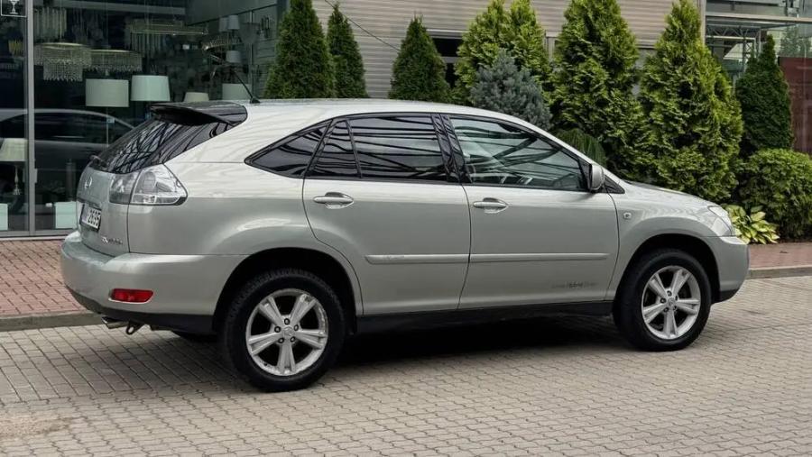 Blue Lexus RX 2007 in Riga, with an engine capacity of 3.30 L and mileage of 381 thousand km for 3900 €, photo 3 on AUTOMOTO.COM.LV