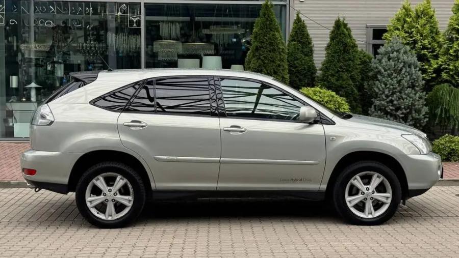 Blue Lexus RX 2007 in Riga, with an engine capacity of 3.30 L and mileage of 381 thousand km for 3900 €, photo 6 on AUTOMOTO.COM.LV