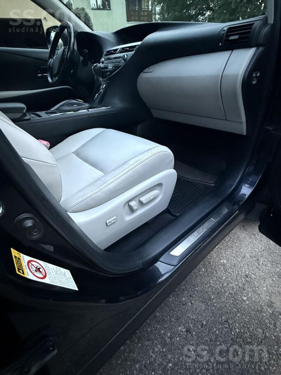 Zils Lexus RX 2010 Daugavpils, ar dzinēja tilpumu 3.50 L un nobraukumu 379 tūkst. km par 10500 €, foto 10 vietnē AUTOMOTO.COM.LV