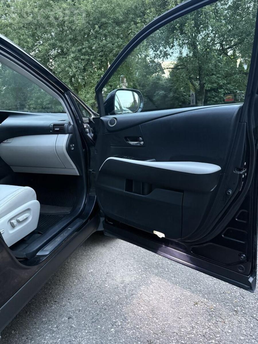 Zils Lexus RX 2010 Daugavpils, ar dzinēja tilpumu 3.50 L un nobraukumu 379 tūkst. km par 10500 €, foto 12 vietnē AUTOMOTO.COM.LV