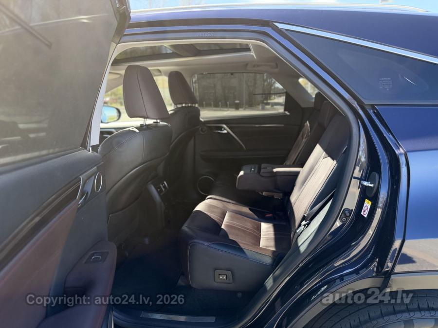 Zils Lexus RX 2017 Tallina, ar dzinēja tilpumu 3.50 L un nobraukumu 155 tūkst. km par 31000 €, foto 8 vietnē AUTOMOTO.COM.LV