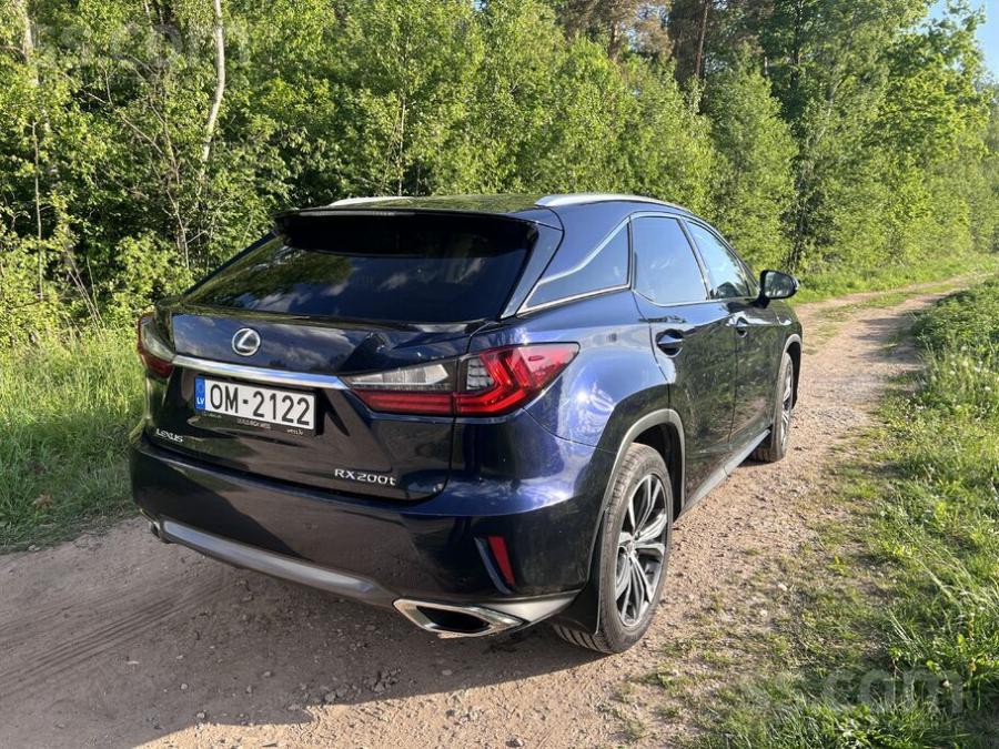 Blue Lexus RX 2018 in Riga, with an engine capacity of 2.00 L and mileage of 123 thousand km for 24900 €, photo 4 on AUTOMOTO.COM.LV