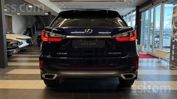 Blue Lexus RX 2018 in Riga, with an engine capacity of 2.00 L and mileage of 125 thousand km for 24900 €, photo 4 on AUTOMOTO.COM.LV