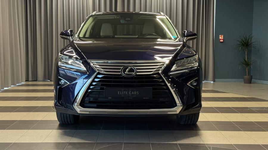 Blue Lexus RX 2018 in Riga, with an engine capacity of 2.00 L and mileage of 125 thousand km for 24900 €, photo 3 on AUTOMOTO.COM.LV
