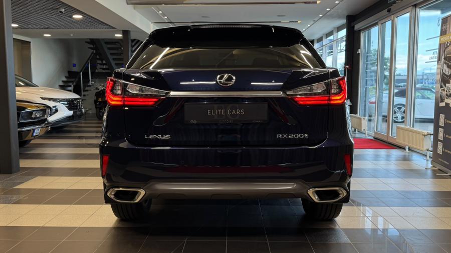 Blue Lexus RX 2018 in Riga, with an engine capacity of 2.00 L and mileage of 125 thousand km for 24900 €, photo 4 on AUTOMOTO.COM.LV