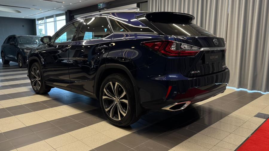 Blue Lexus RX 2018 in Riga, with an engine capacity of 2.00 L and mileage of 125 thousand km for 24900 €, photo 6 on AUTOMOTO.COM.LV