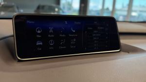 Blue Lexus RX 2018 in Riga, with an engine capacity of 2.00 L and mileage of 125 thousand km for 24900 €, photo 14 on AUTOMOTO.COM.LV