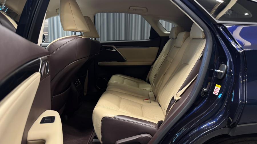 Blue Lexus RX 2018 in Riga, with an engine capacity of 2.00 L and mileage of 125 thousand km for 24900 €, photo 22 on AUTOMOTO.COM.LV