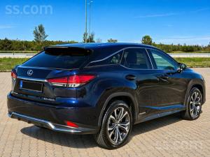 Blue Lexus RX 2021 in Jurmala, with an engine capacity of 3.50 L and mileage of 115 thousand km for 37990 €, photo 5 on AUTOMOTO.COM.LV