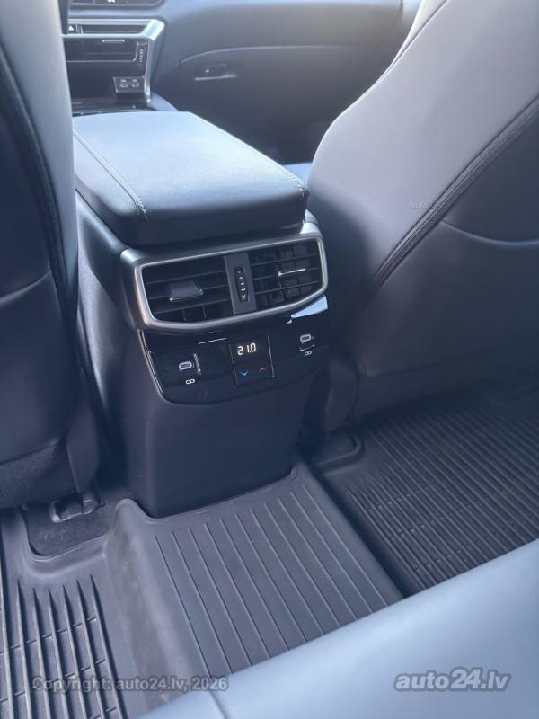 Blue Lexus RX 2023 in Johvi, with an engine capacity of 2.50 L and mileage of 39 thousand km for 56999 €, photo 6 on AUTOMOTO.COM.LV