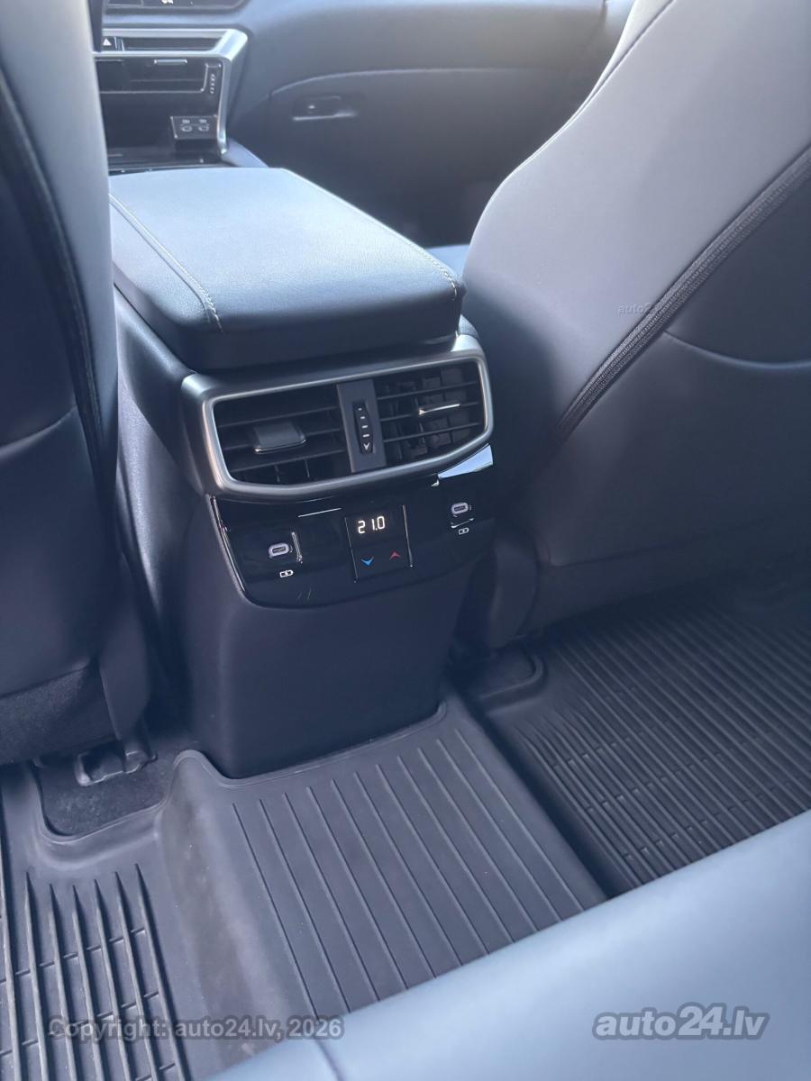 Blue Lexus RX 2023 in Johvi, with an engine capacity of 2.50 L and mileage of 39 thousand km for 56999 €, photo 7 on AUTOMOTO.COM.LV