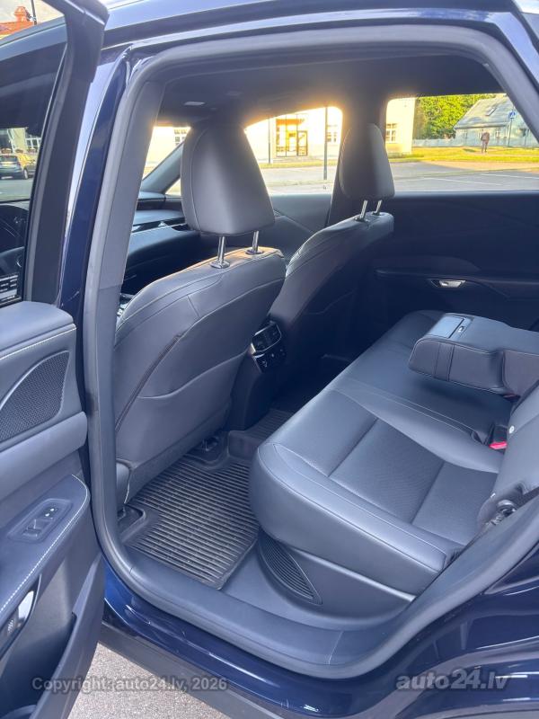 Blue Lexus RX 2023 in Johvi, with an engine capacity of 2.50 L and mileage of 39 thousand km for 56999 €, photo 7 on AUTOMOTO.COM.LV