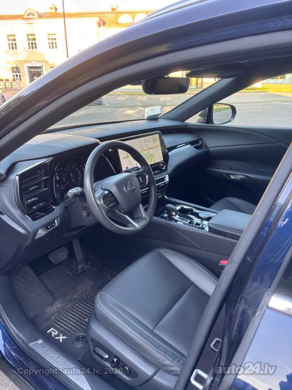 Blue Lexus RX 2023 in Johvi, with an engine capacity of 2.50 L and mileage of 39 thousand km for 56999 €, photo 8 on AUTOMOTO.COM.LV