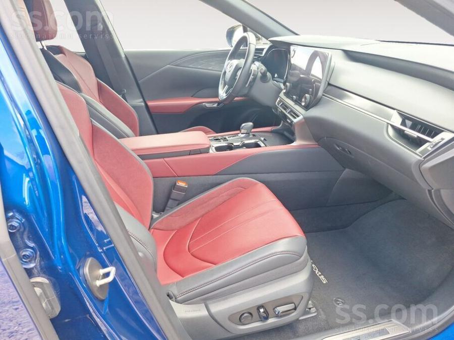 Zils Lexus RX 2023 Rīga, ar dzinēja tilpumu 2.40 L un nobraukumu 29 tūkst. km par 68900 €, foto 13 vietnē AUTOMOTO.COM.LV