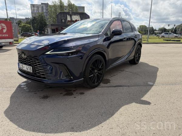 Zils Lexus RX 2024 Rīga, ar dzinēja tilpumu 2.50 L un nobraukumu 44 tūkst. km par 51900 €, foto 2 vietnē AUTOMOTO.COM.LV
