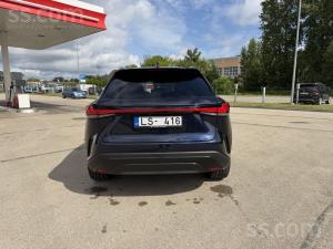 Blue Lexus RX 2024 in Riga, with an engine capacity of 2.50 L and mileage of 44 thousand km for 51900 €, photo 7 on AUTOMOTO.COM.LV