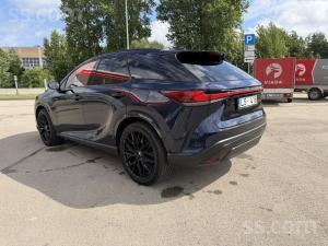 Blue Lexus RX 2024 in Riga, with an engine capacity of 2.50 L and mileage of 44 thousand km for 51900 €, photo 8 on AUTOMOTO.COM.LV