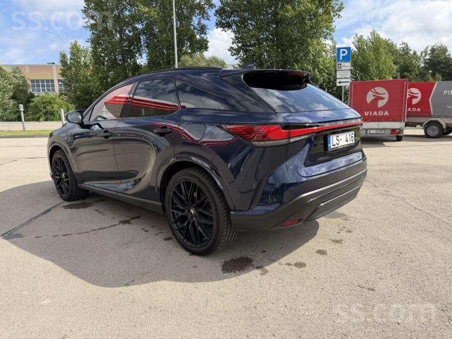 Blue Lexus RX 2024 in Riga, with an engine capacity of 2.50 L and mileage of 44 thousand km for 51900 €, photo 8 on AUTOMOTO.COM.LV