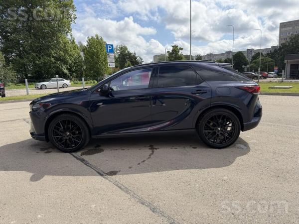Zils Lexus RX 2024 Rīga, ar dzinēja tilpumu 2.50 L un nobraukumu 44 tūkst. km par 51900 €, foto 8 vietnē AUTOMOTO.COM.LV
