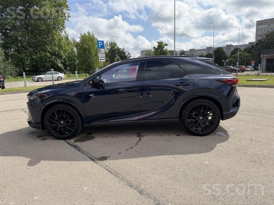 Blue Lexus RX 2024 in Riga, with an engine capacity of 2.50 L and mileage of 44 thousand km for 51900 €, photo 9 on AUTOMOTO.COM.LV