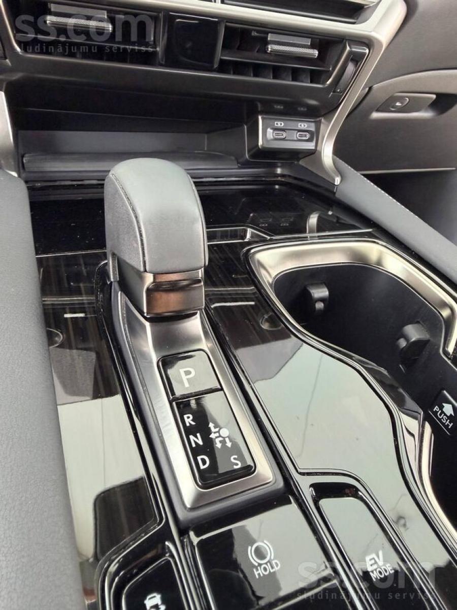 Zils Lexus RX 2024 Rīga, ar dzinēja tilpumu 2.40 L un nobraukumu 45 tūkst. km par 54700 €, foto 9 vietnē AUTOMOTO.COM.LV