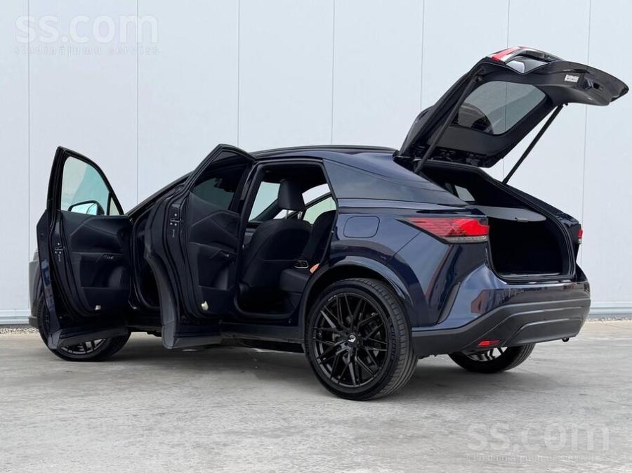 Zils Lexus RX 2024 Rīga, ar dzinēja tilpumu 2.40 L un nobraukumu 45 tūkst. km par 54700 €, foto 10 vietnē AUTOMOTO.COM.LV