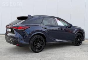 Zils Lexus RX 2024 Rīga, ar dzinēja tilpumu 2.40 L un nobraukumu 45 tūkst. km par 54700 €, foto 13 vietnē AUTOMOTO.COM.LV